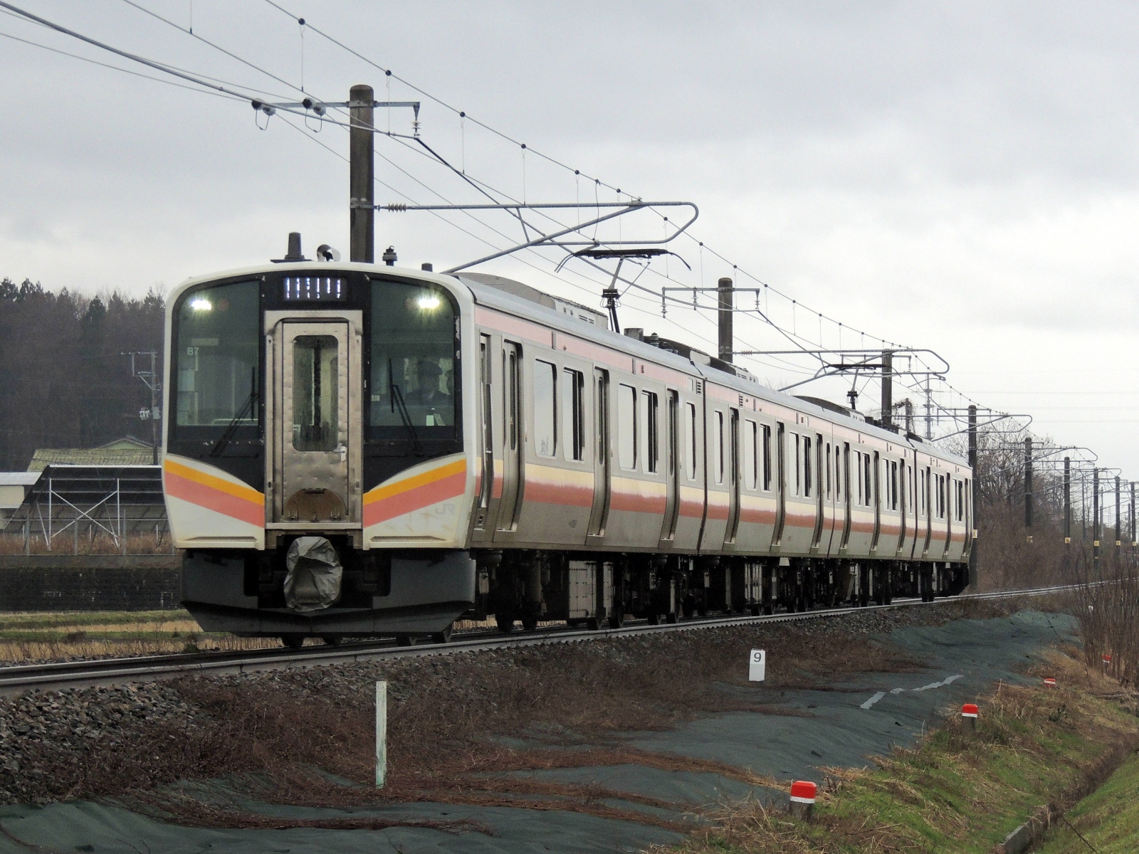 【新潟巡りの旅】E129系 羽越本線 | ☆女装男子ファッションライナー☆ ～にちじょうにっき～ ☆ ～☆*．･(*ゝ∀・*)ﾉ～